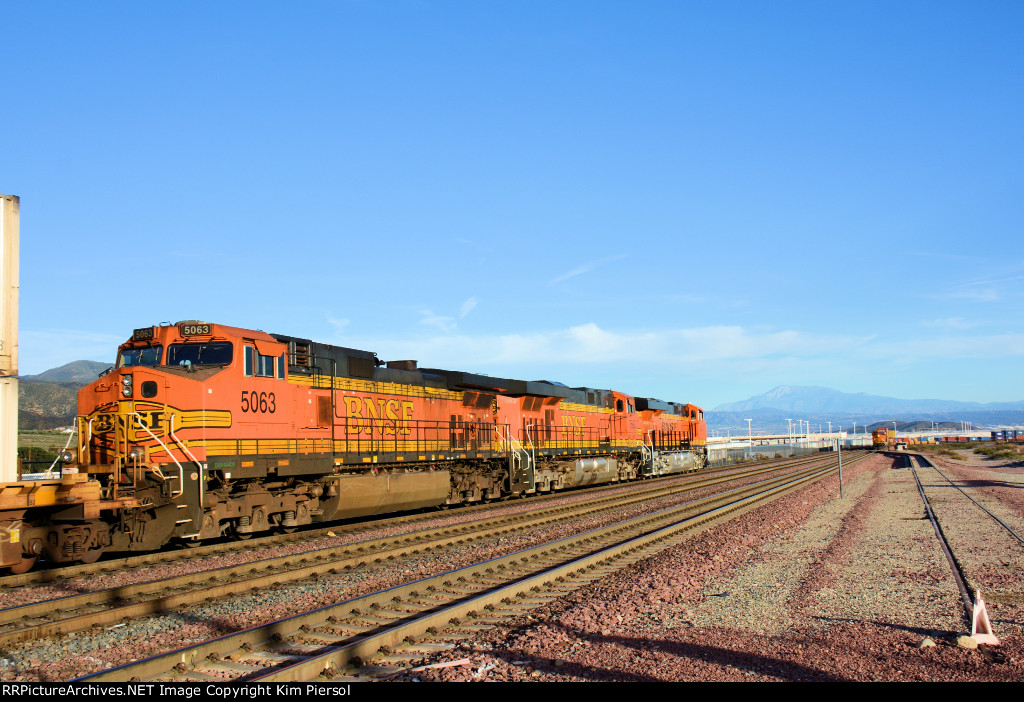 BNSF 5063